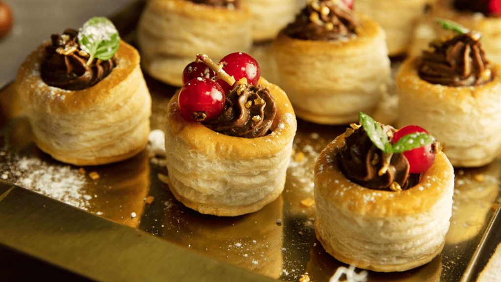 Volovanes rellenos de crema de chocolate y avellanas - Recetas Cecotec ...